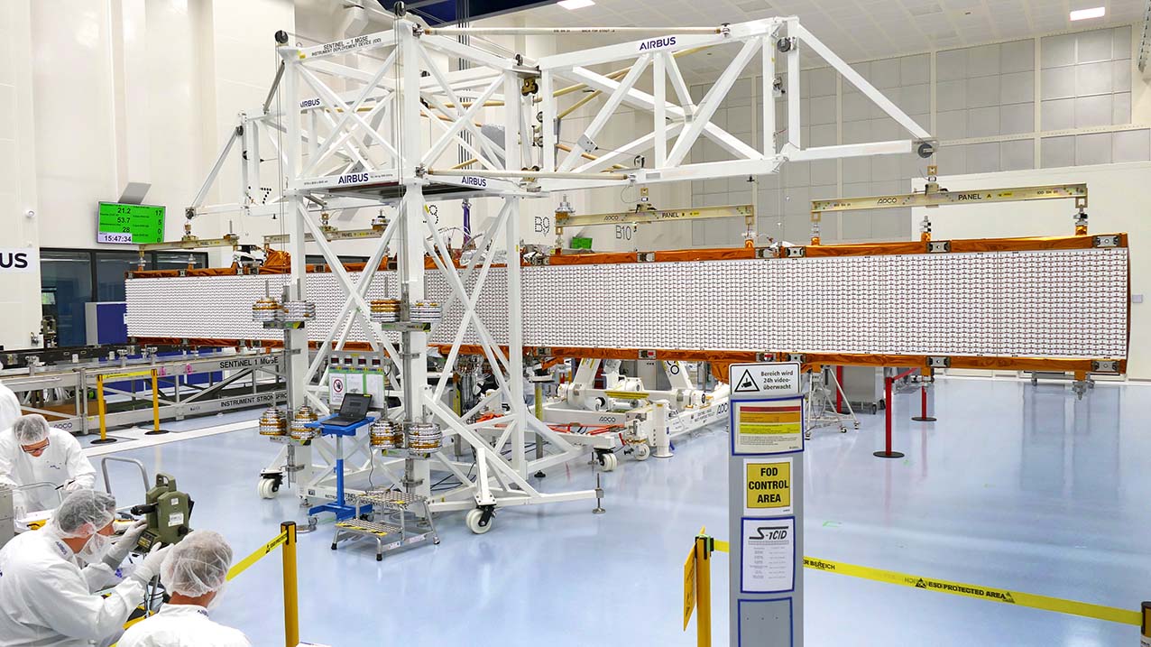 Sentinel-1C radar antenna spreads its wings for the first time ...