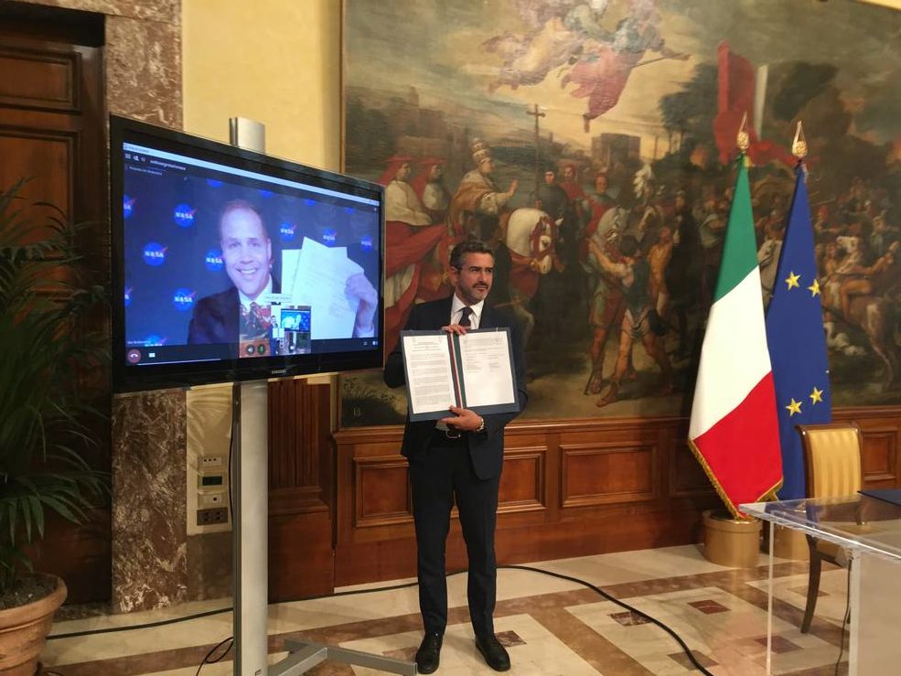 Italy signs with NASA to contribute to Artemis program - SpaceWatch.Global