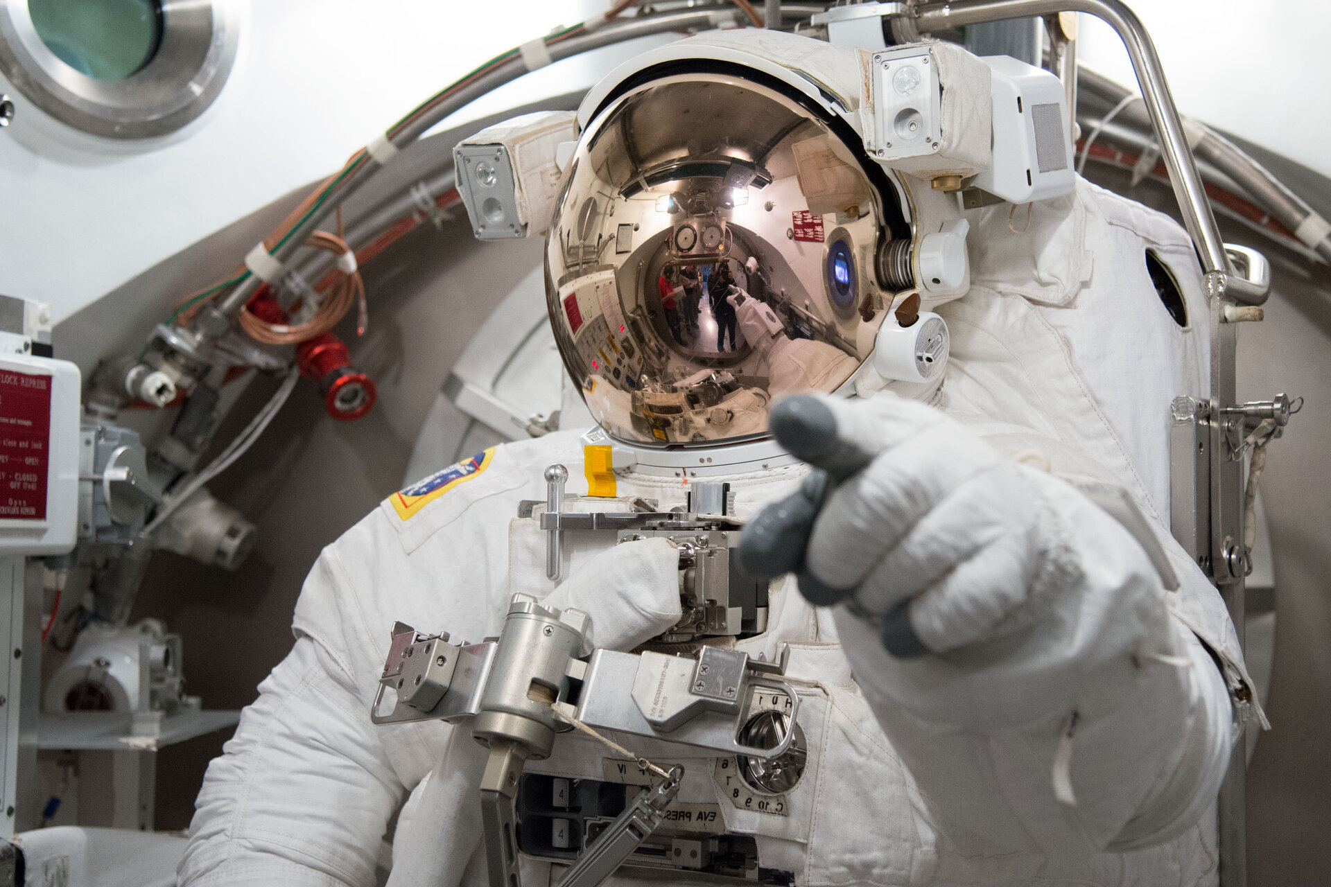 22,000 applications for ESA's new astronaut jobs - SpaceWatch.GLOBAL