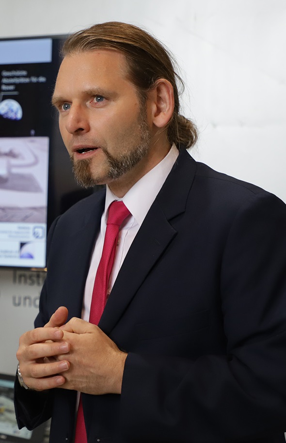 Space Café WebTalk with Prof. Enrico Stoll Recap: Small but mighty: the ...