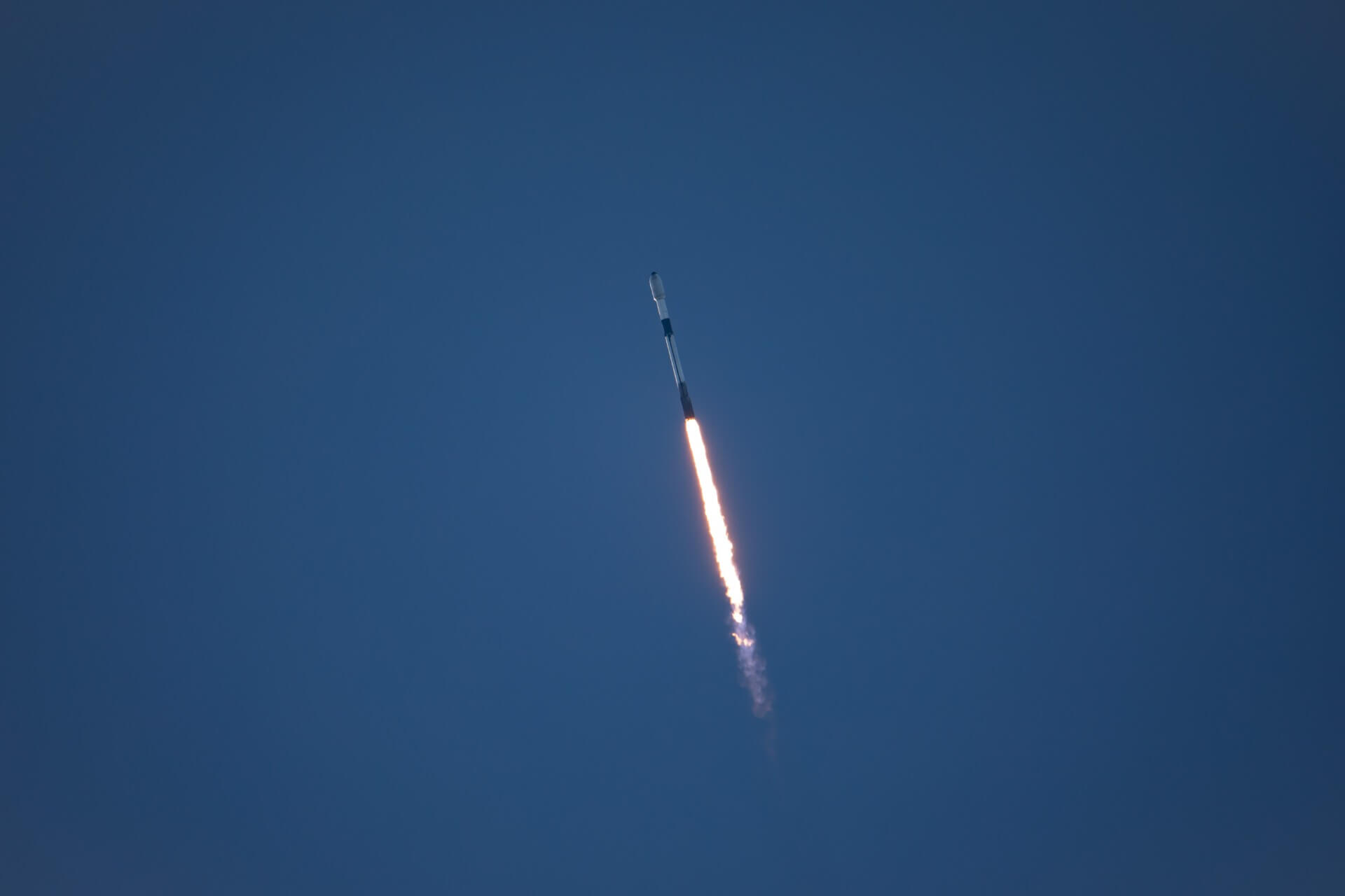 Space Norway Signs New Launch Agreement with SpaceX for THOR 8 ...